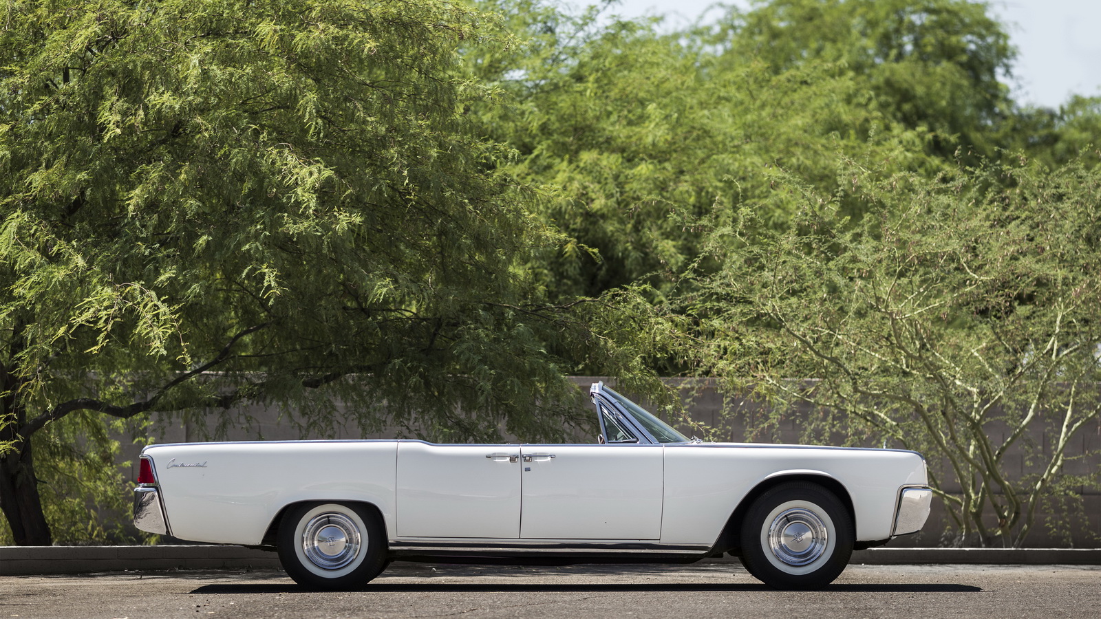 Jackie Kennedy’s 1961 Lincoln Continental Convertible Is Exquisite