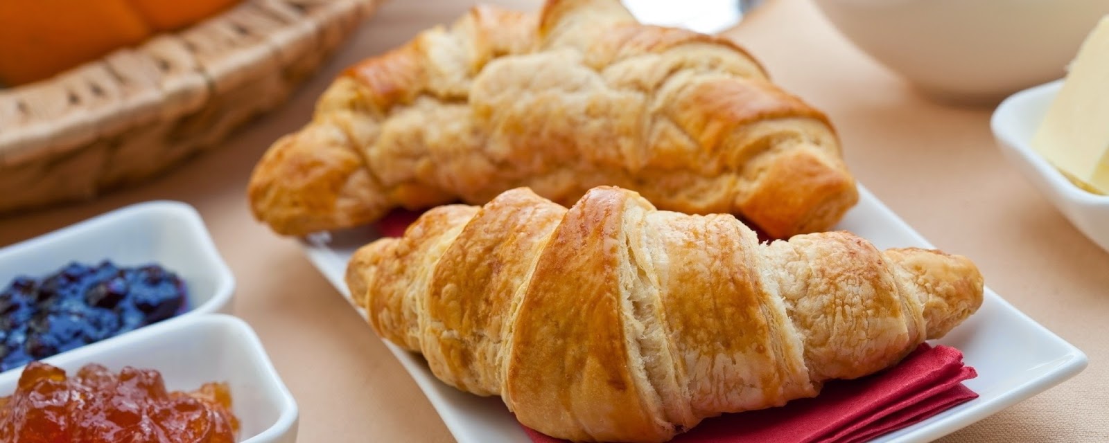 Paris Black & White: The croissant : The star of French pastries ...