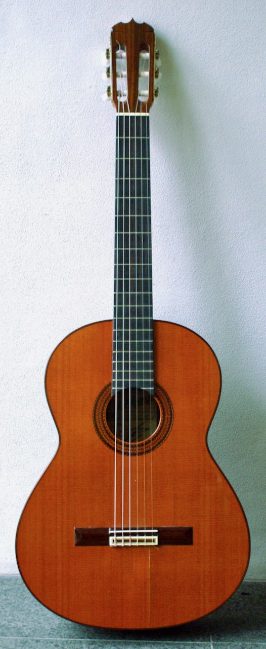 Romantic and old guitars: José Ramirez III clase 1 A 1980 and 1981 ...