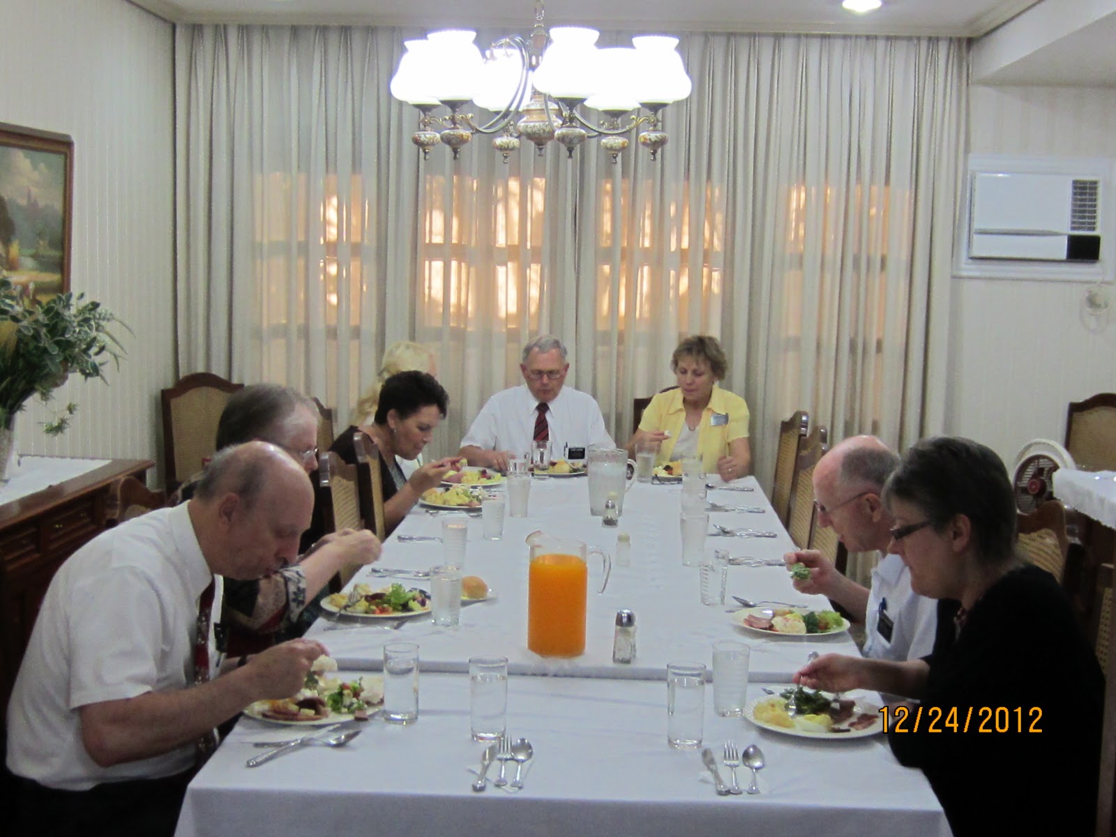 Our Philippine Mission: CHRISTMAS DINNER AT THE MISSION HOME
