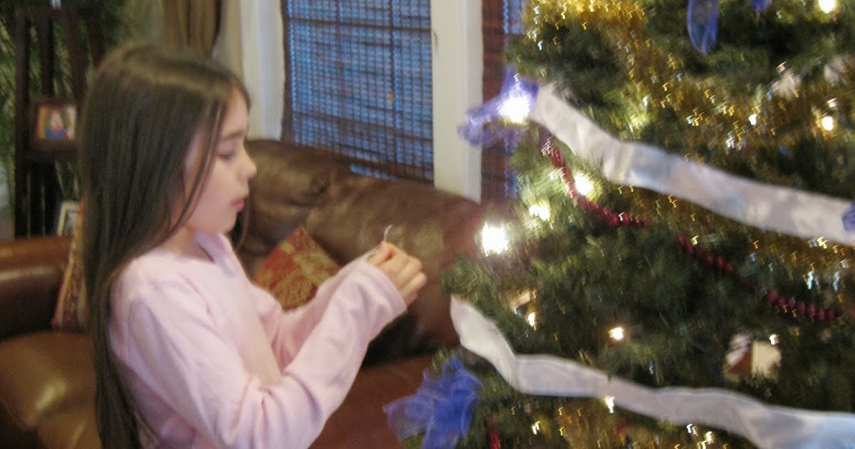 Solagratiamom: Advent Day 2 - Grammar of Advent and the Jesse Tree!