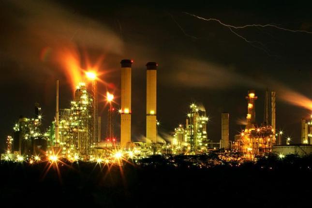 Delfín Martell González: Explosión en la Refinería Amuay en el Estado ...