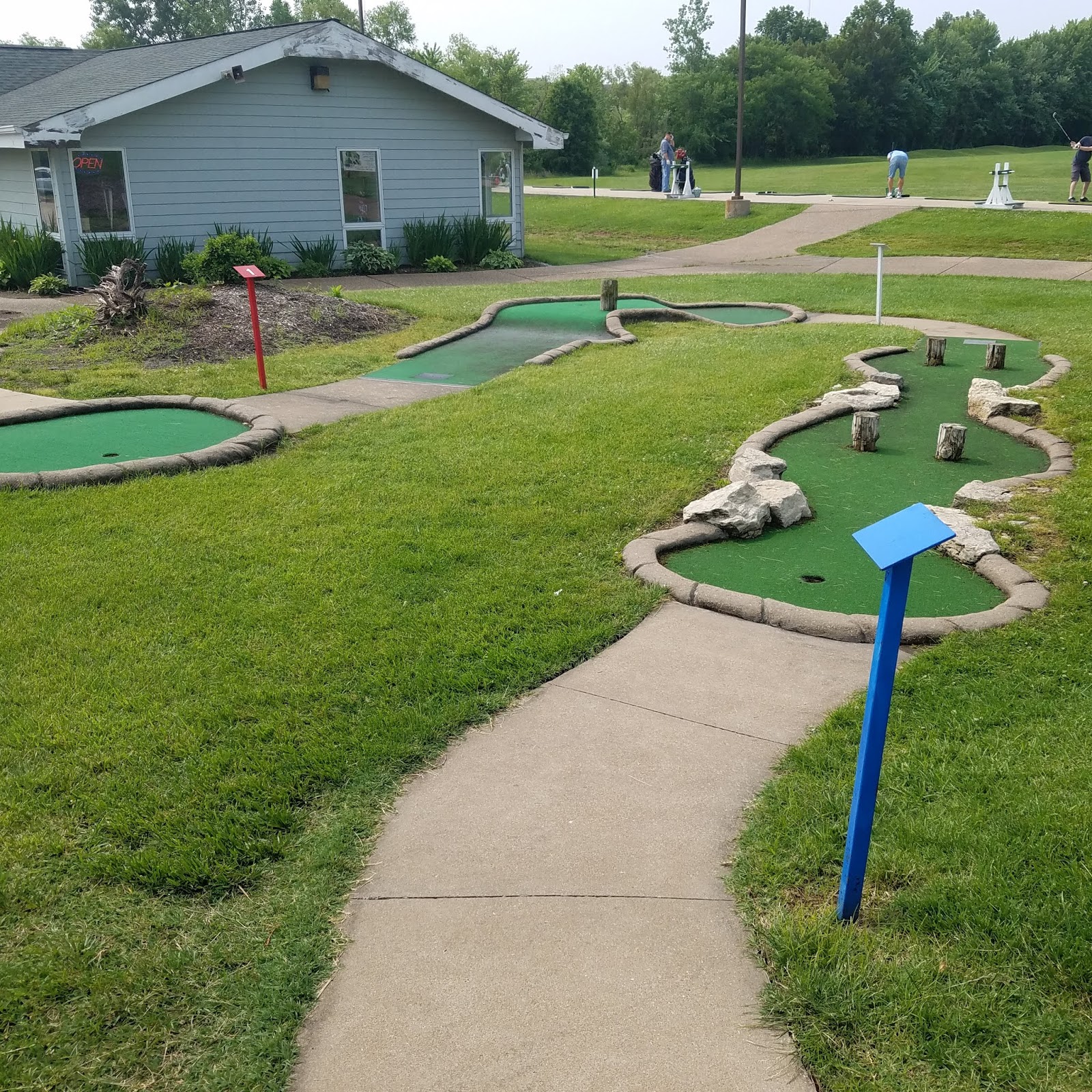 Play St. Louis: The Falls Mini Golf, O'Fallon