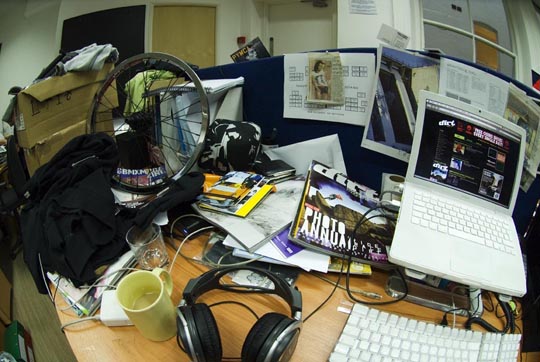 9 Unhealthy Habits at The Office - Medical Information