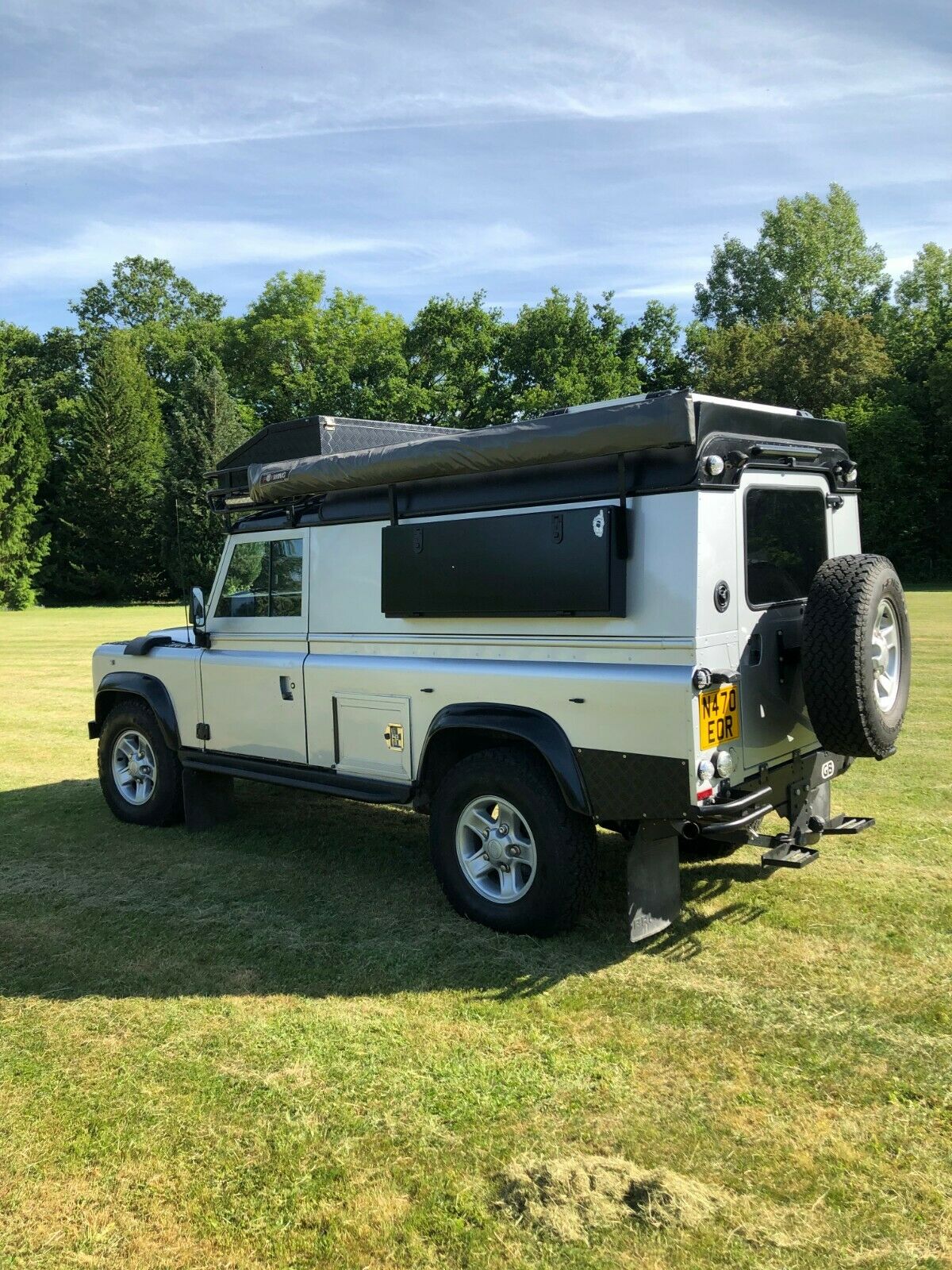 Landrover Defender: Land Rover Defender 110 overland expedition camper ...