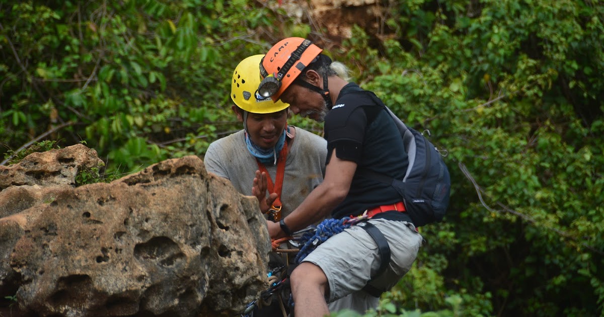 RuangPetualang: Caving Trip yogyakarta