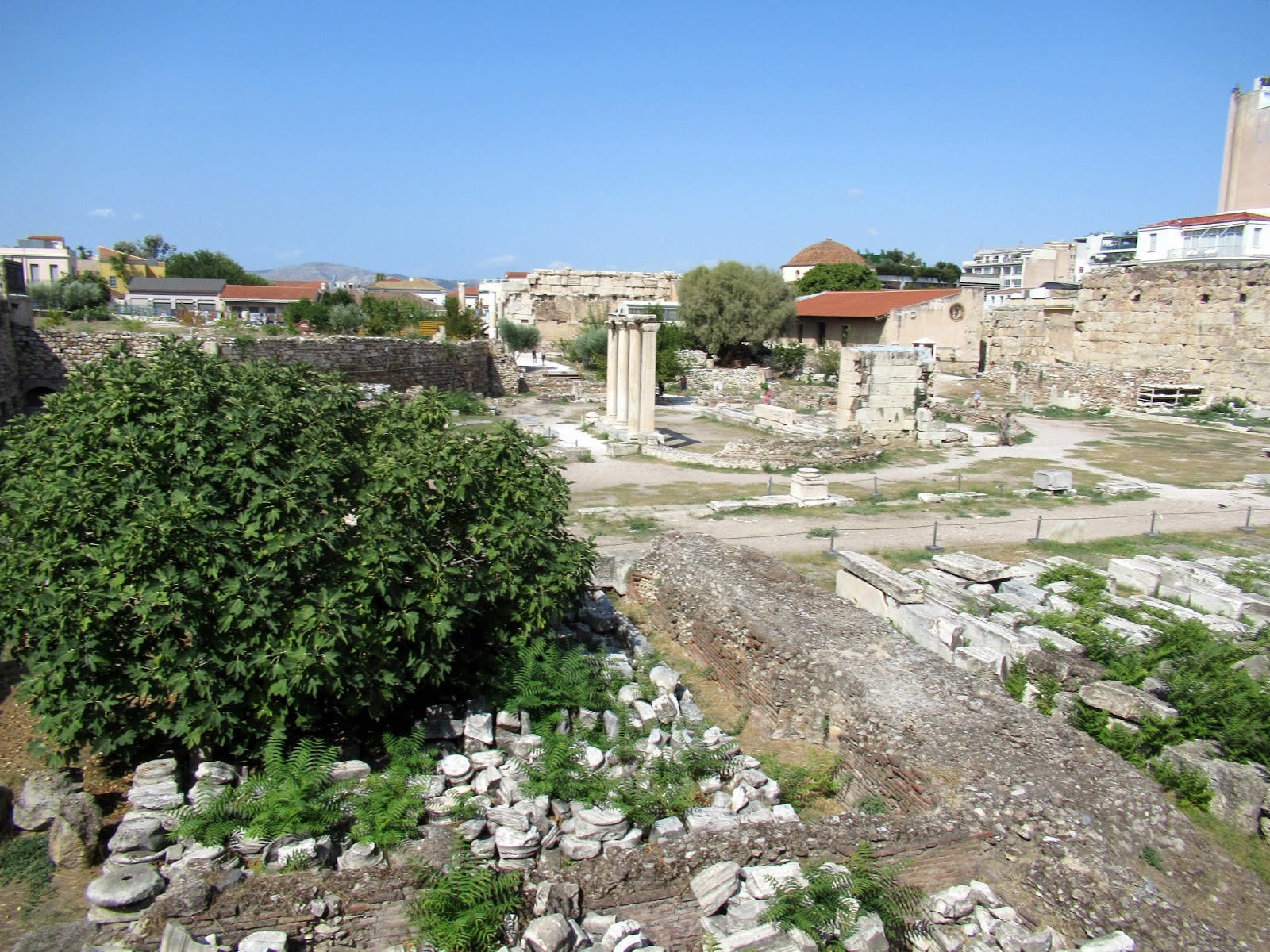 A Place Called Space: A wander around Plaka