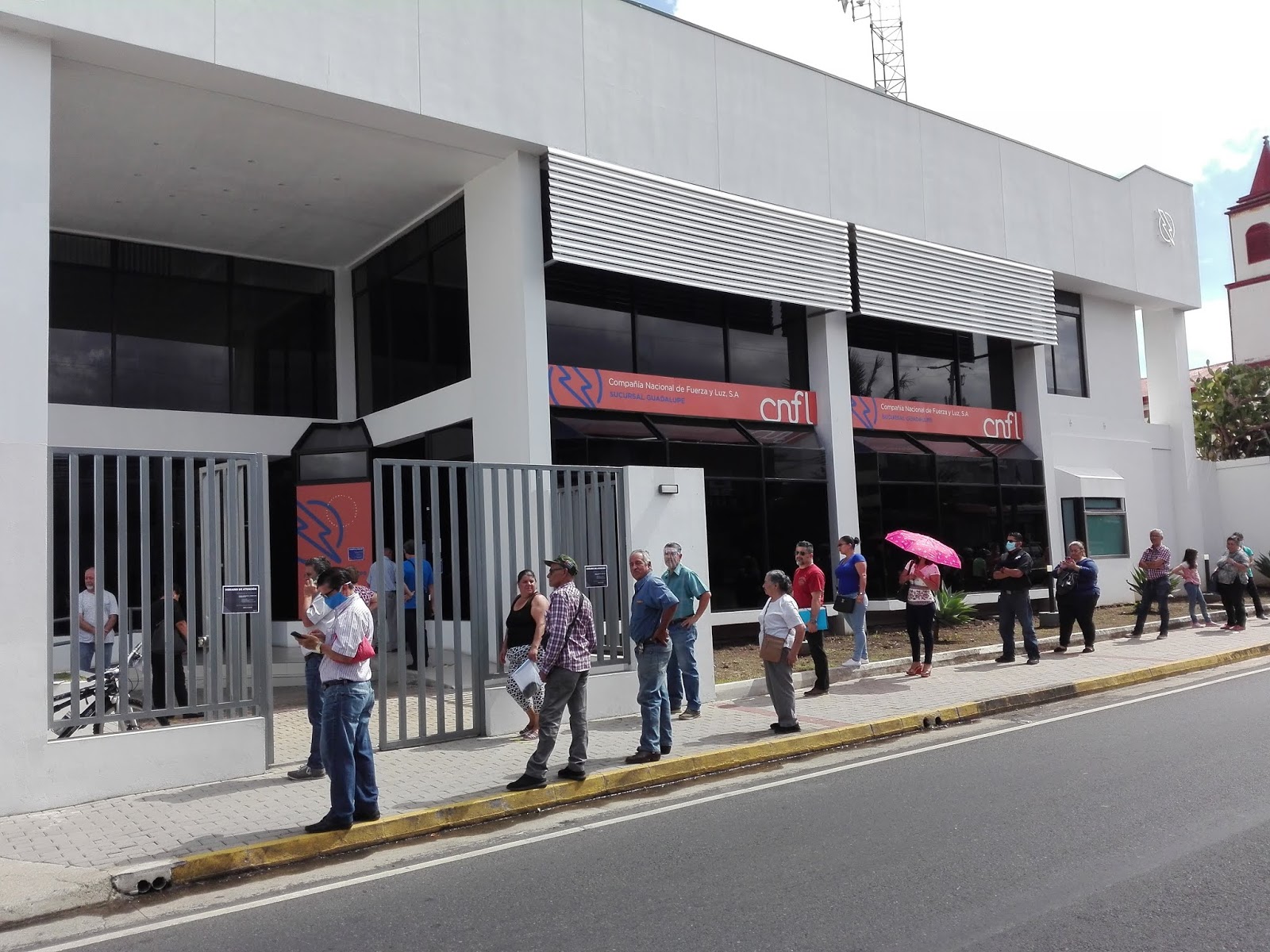 Sucursal de la CNFL en Guadalupe abrió oficinas al público