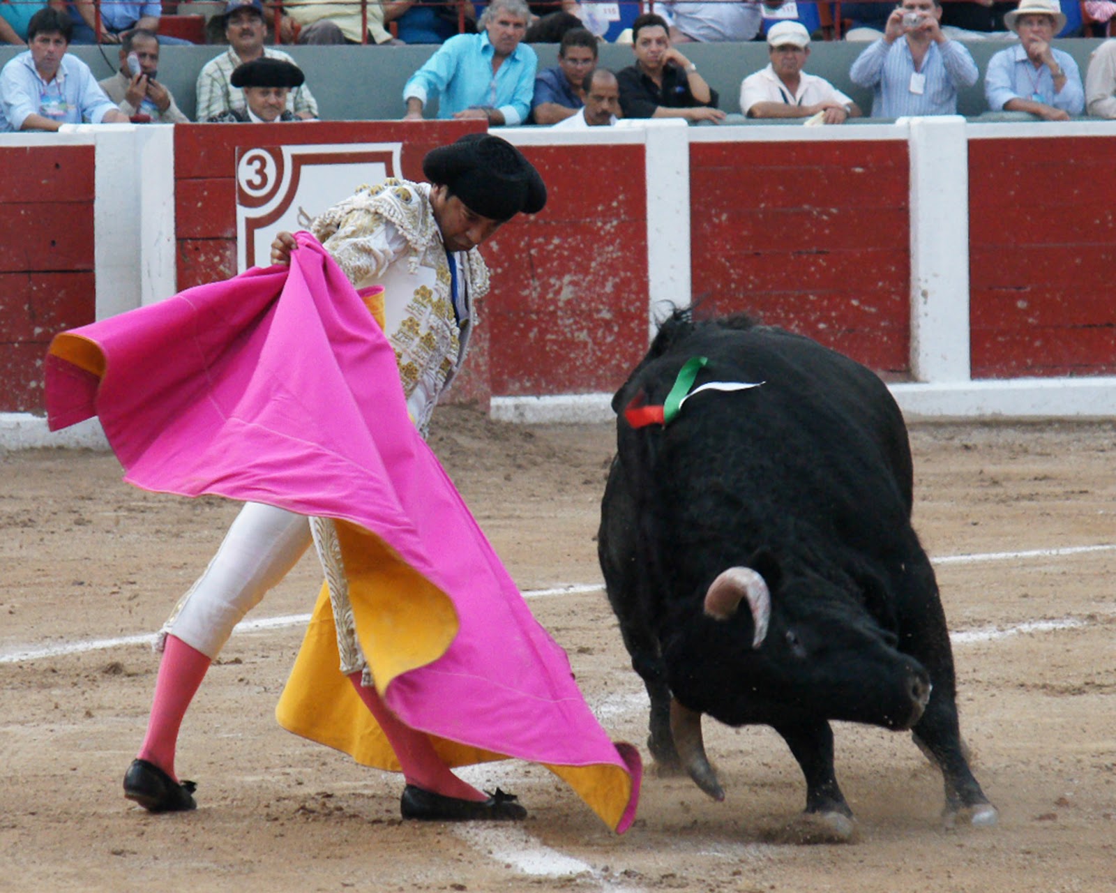 VUELTA AL RUEDO: ESCASO CONTENIDO ARTÍSTICO EN LA PRIMERA CORRIDA DE LA ...
