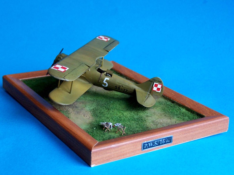 Modele z Szachownicą: PWS 16 bis (luty 2009, Lotnictwo II RP # 1)