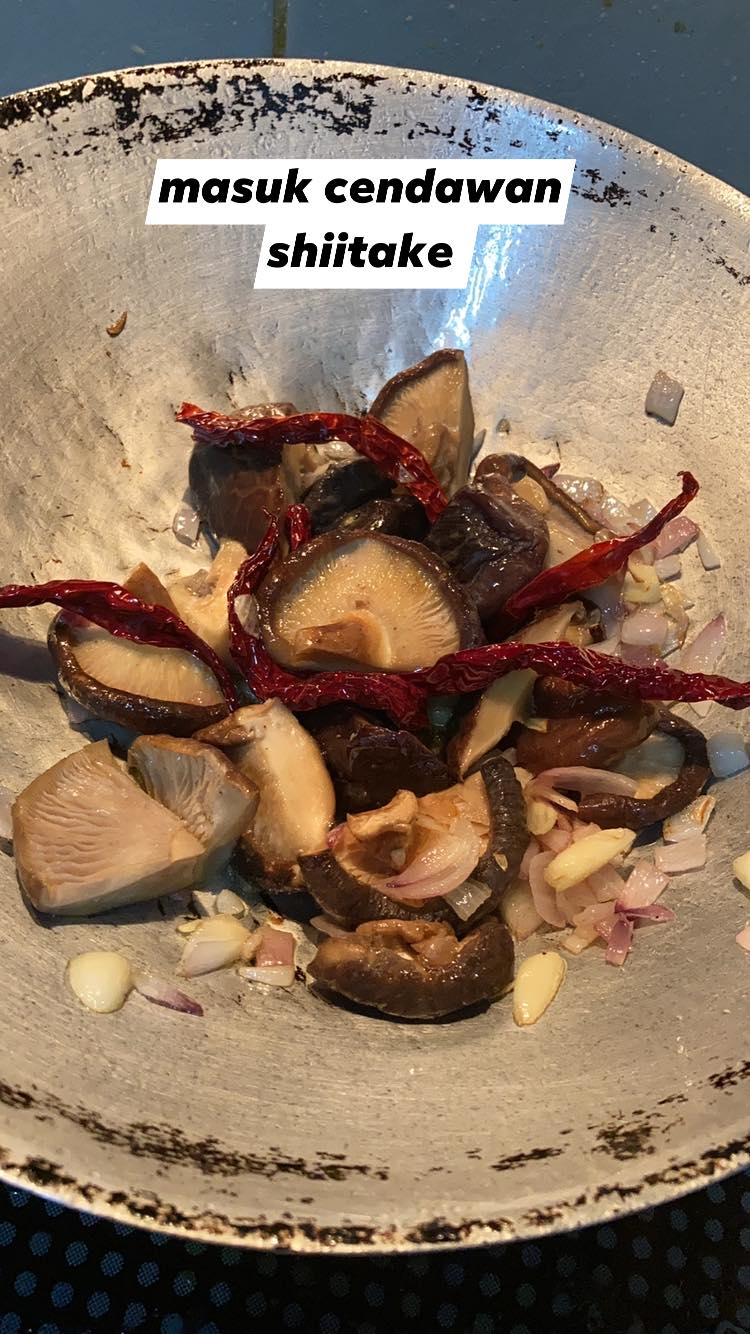 Mudahnya Buat Yee Mee Sizzling Ayam Sendiri Sama Seperti Di FoodCourt