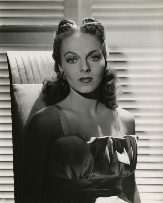 Norwegian Classic Beauty: 40 Glamorous Photos of Vera Zorina in the ...