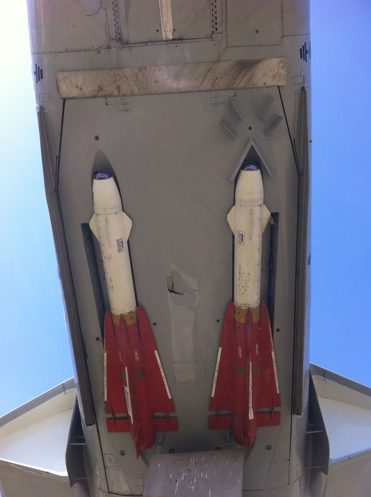 SI VIS PACEM, PARA BELLUM: Lo Hughes AIM-4 Falcon fu il primo missile ...