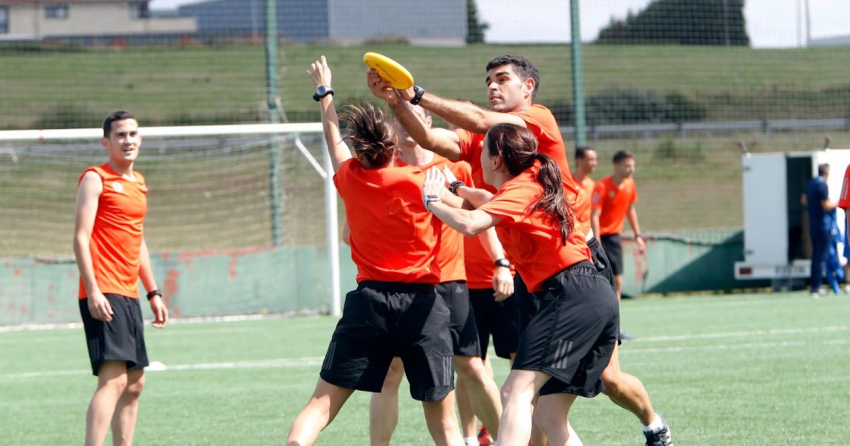 OK de los árbitros y árbitros asistentes de 2ª División en Santander ...