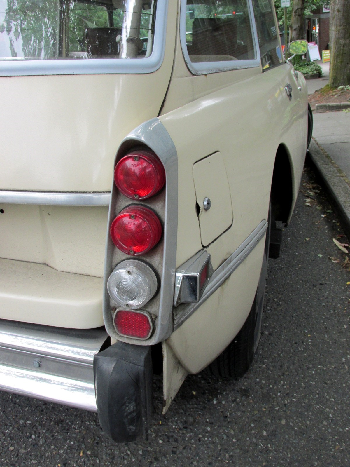 Seattle's Classics: 1973 Citroen DS Safari Estate