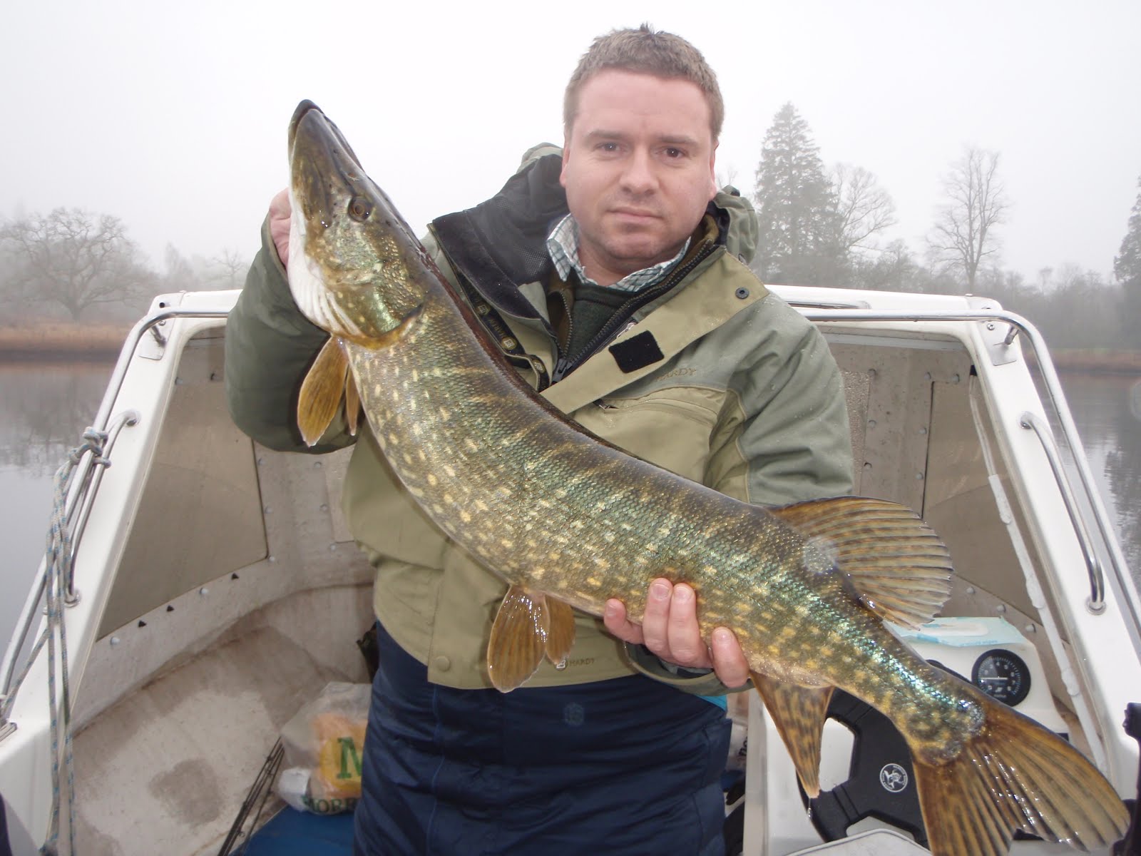 Scottish Fishing Guide: 12lb Pike Fishing Guide Loch Lomond