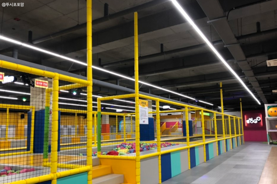 The Ultimate Kids Cafe: Jumping Go