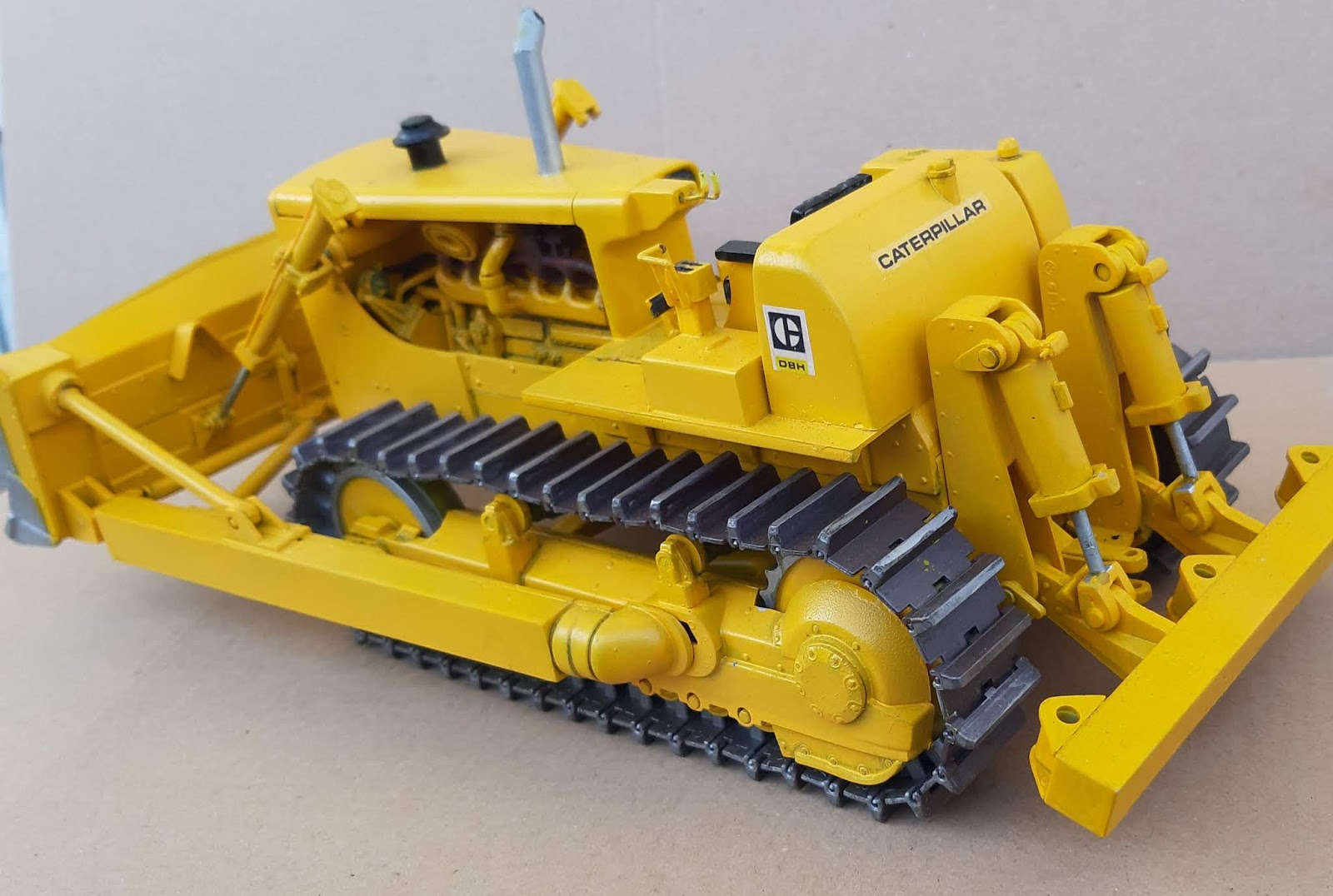 Caterpillar D8H - Ready For Inspection - Vehicles - Britmodeller.com