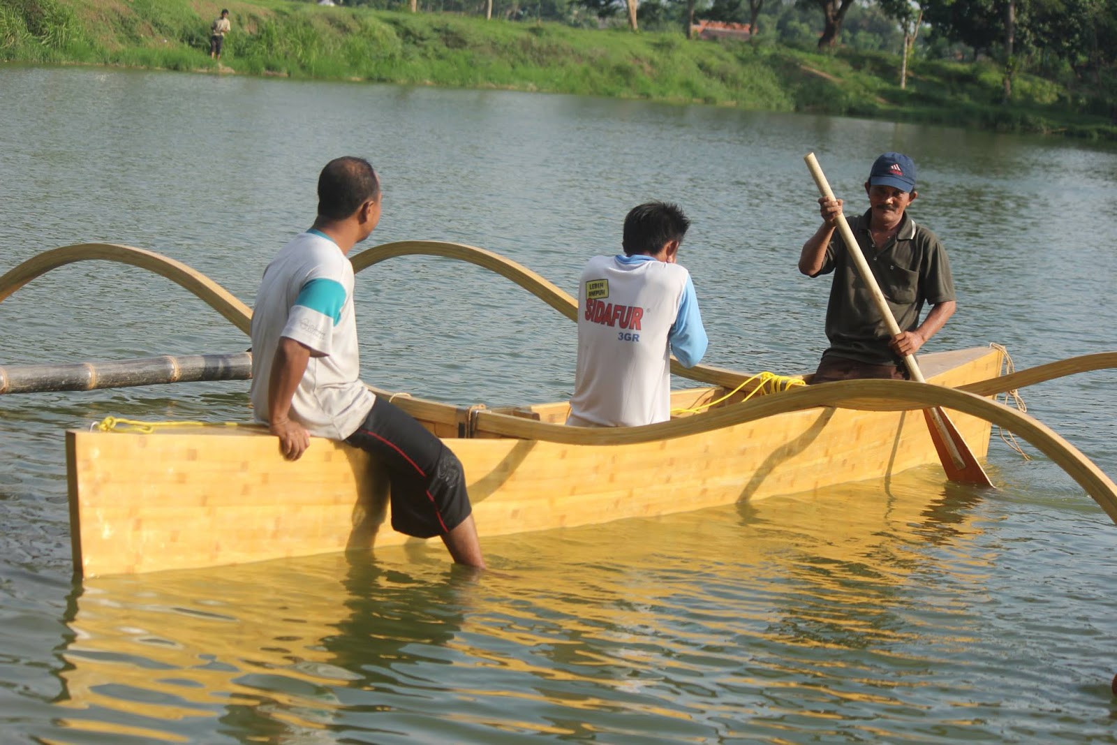 BAMBOO BOAT AN ALTERNATIVE SUSTAINABLE SOLUTION - BAMBOOS DESIGN