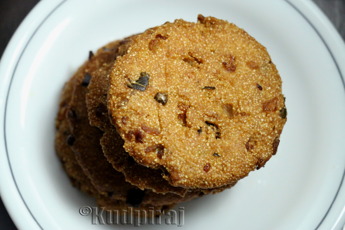 Kudpiraj's Garam Tawa: Rava Vada(Sajjige Vade)