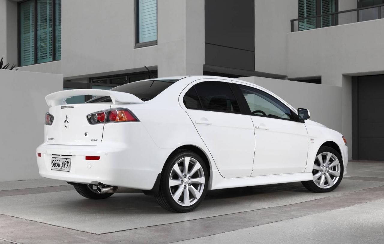 2013 Mitsubishi Lancer White | Fast Speedy Cars