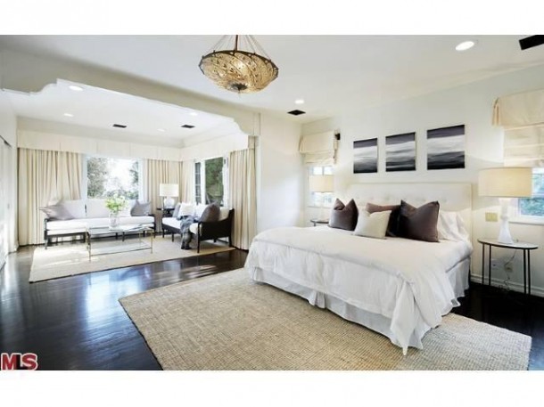 My Moon: Bryce Dallas Howard's Homely Hollywood Hills House