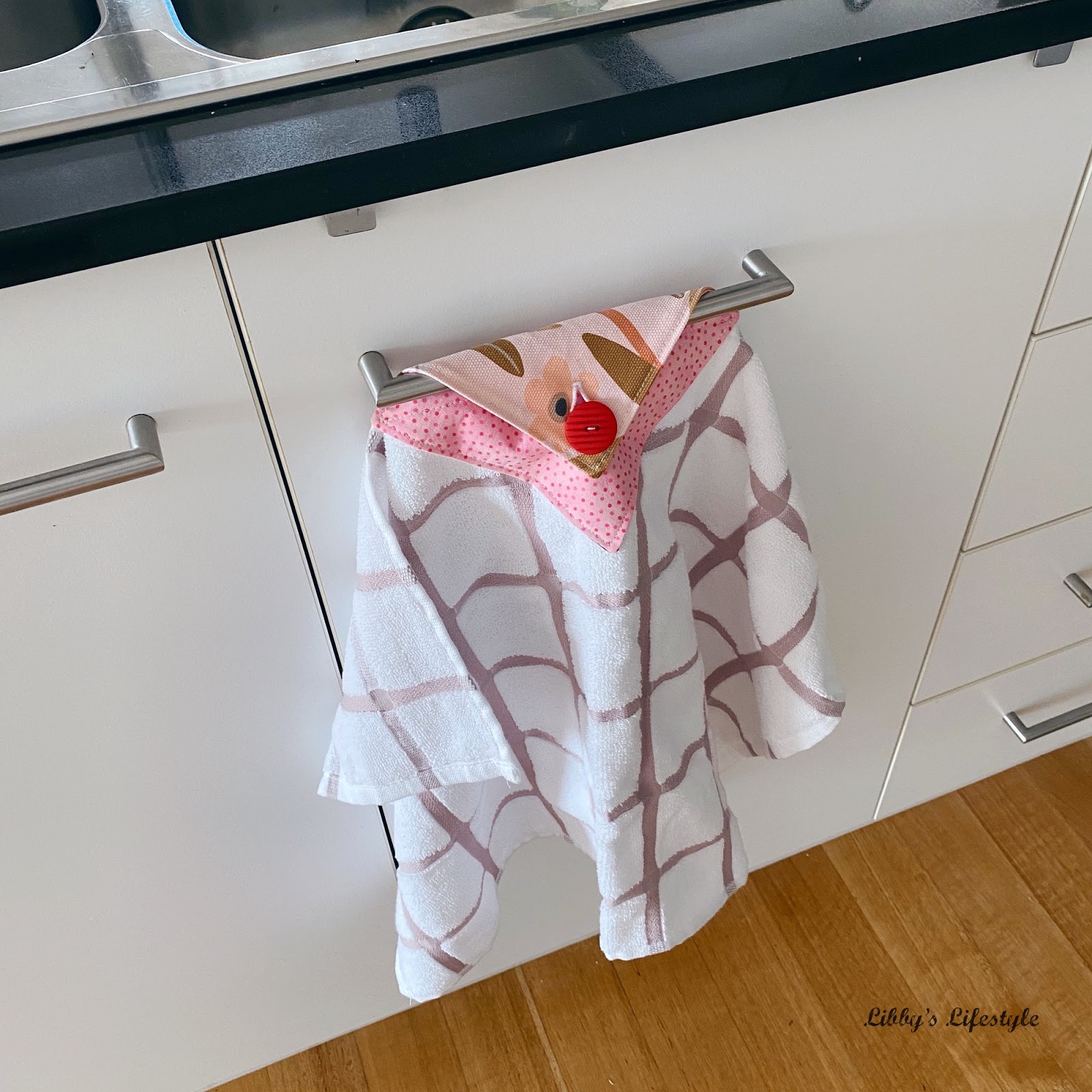 My modern style hanging kitchen towel tutorial. | Libby's Lifestyle.