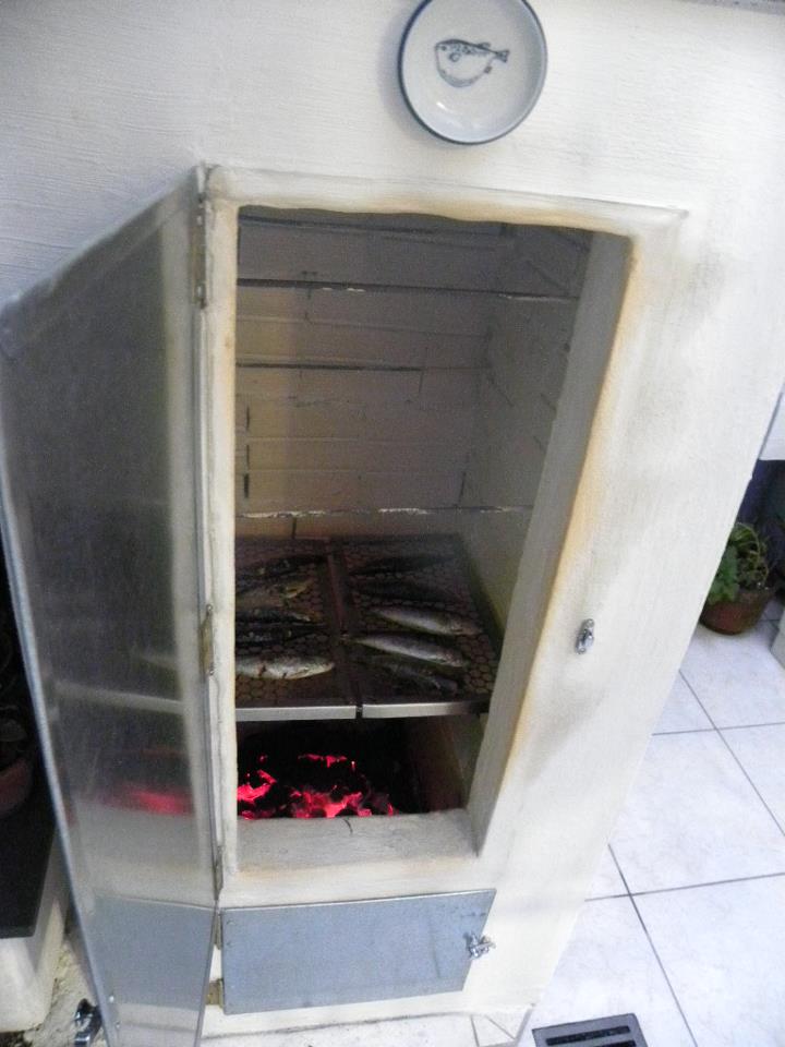 Faça você mesmo um defumador de carnes e peixes