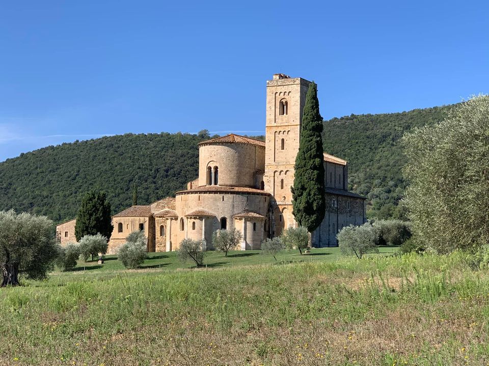 New Liturgical Movement: The Abbey of Sant’ Antimo (Part 1)