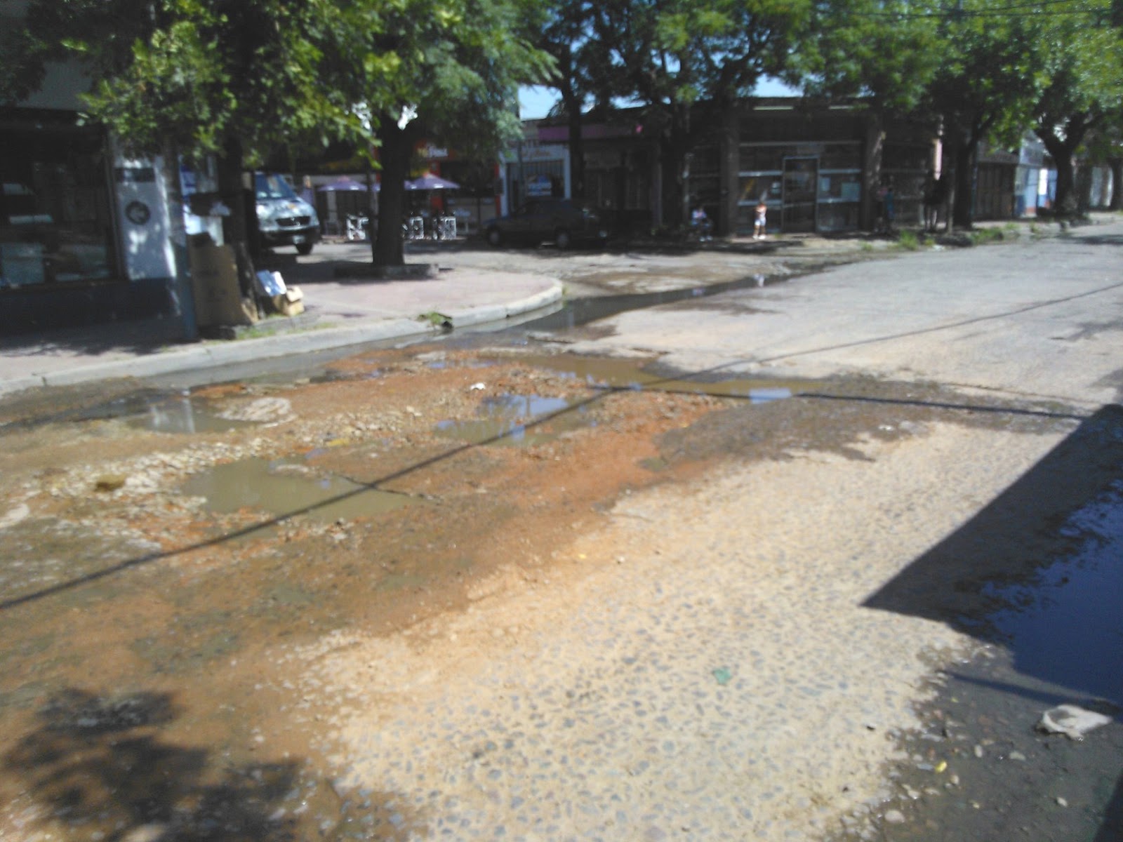 La Defensa: Calles destruidas