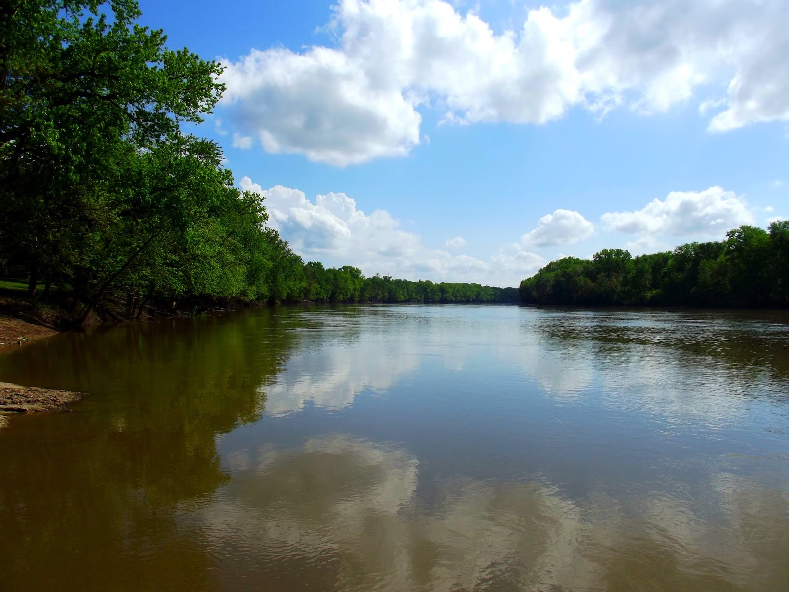 Mossy Feet Books: Photo of the Day - Wabash River at Terre Haute, Indiana