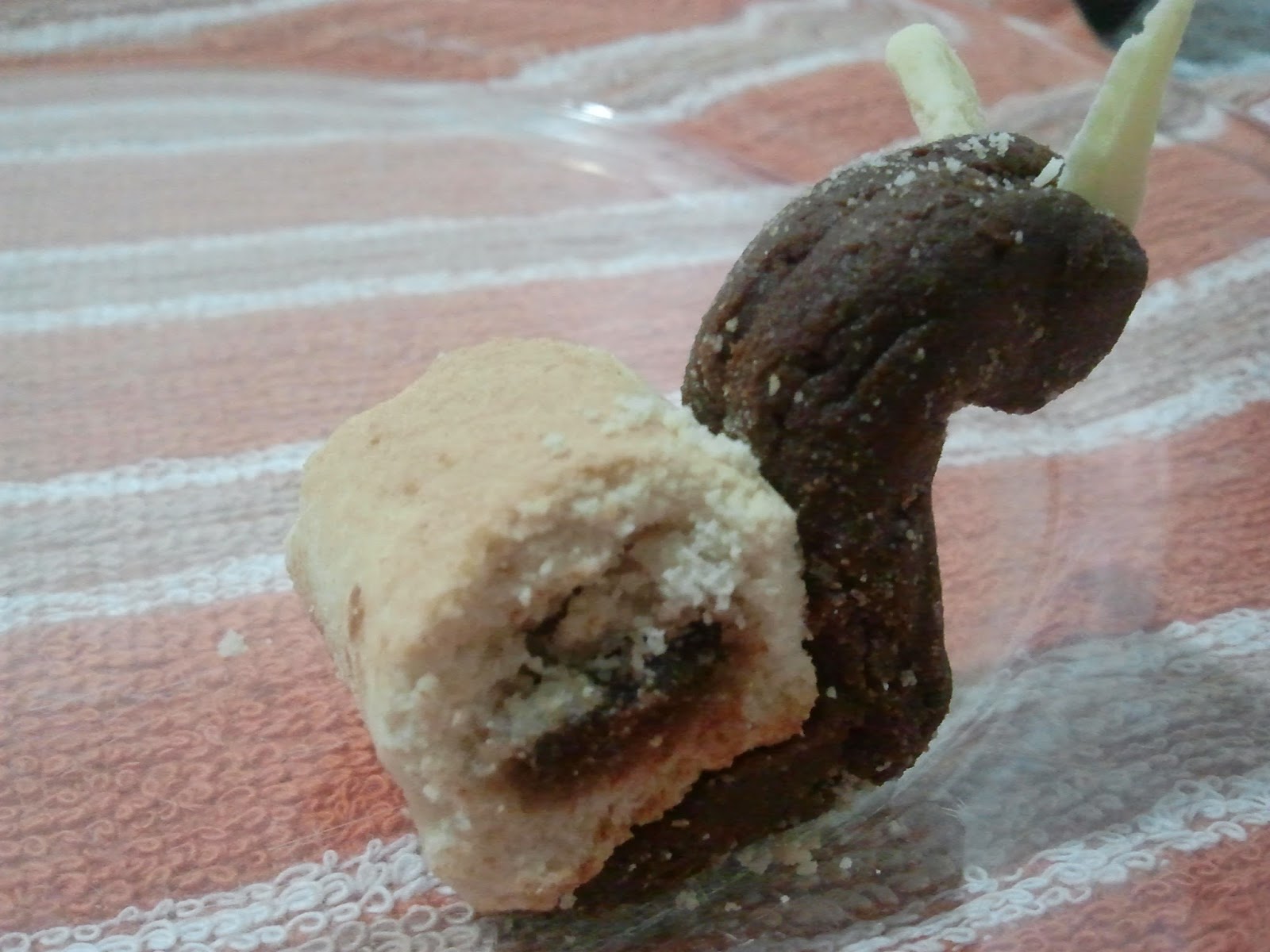 Con DeLight עם תענוג - אוכל, טיולים ועוד: Edible chocolate snails