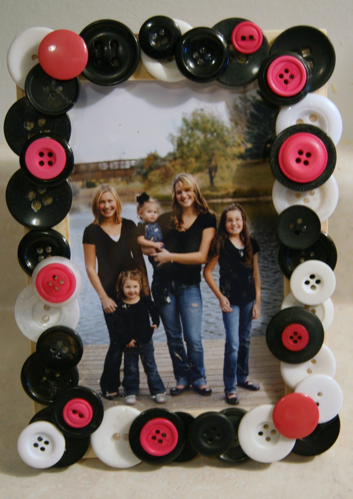 Crafty Sy: Button Frames