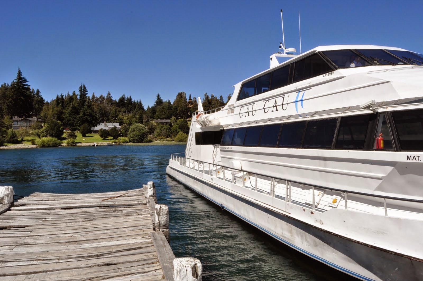 BARILOCHE EXPLORERS: VICTORIA ISLAND AND THE ARRAYANES FOREST