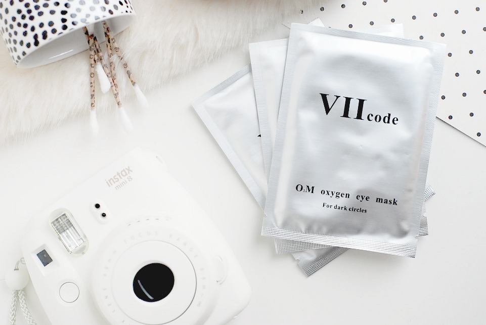 VII Code O2M Oxygen Eye Mask for Dark Circles | Review | A Certain Romance