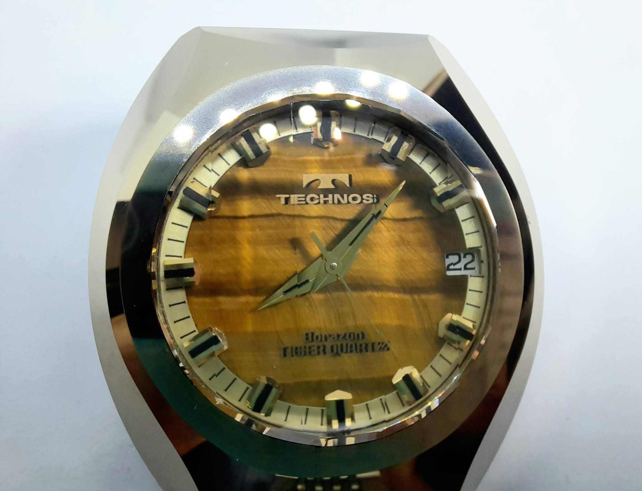 Đồng hồ technos borazon tiger quartz