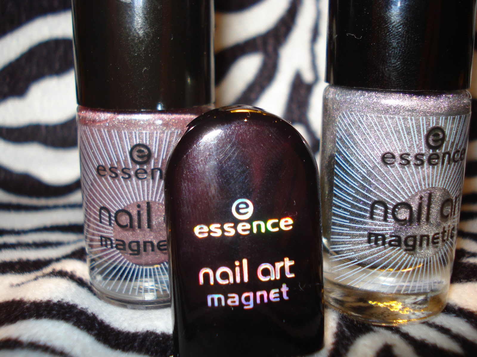Anny's Testimotions: Essence : Magnetic Nail Art
