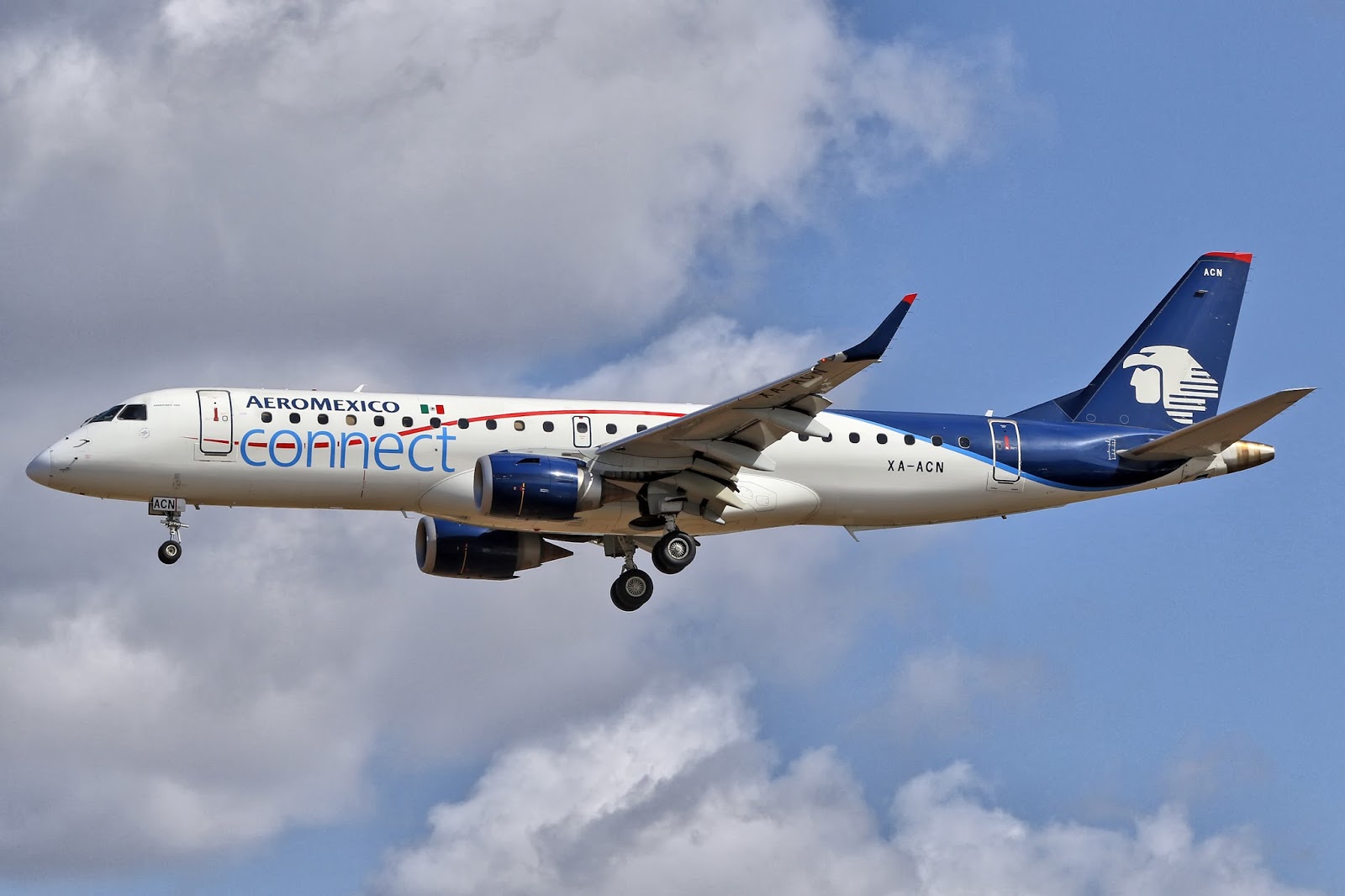 Aero Pacific Flightlines: Aeromexico Connect Embraer Emb-190LR (c/n ...