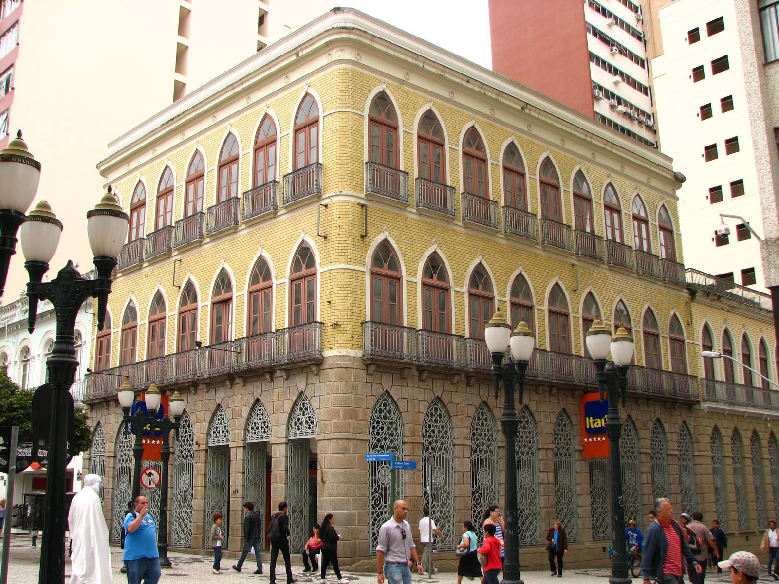 Com a câmera solta: Curitiba - Centro Histórico