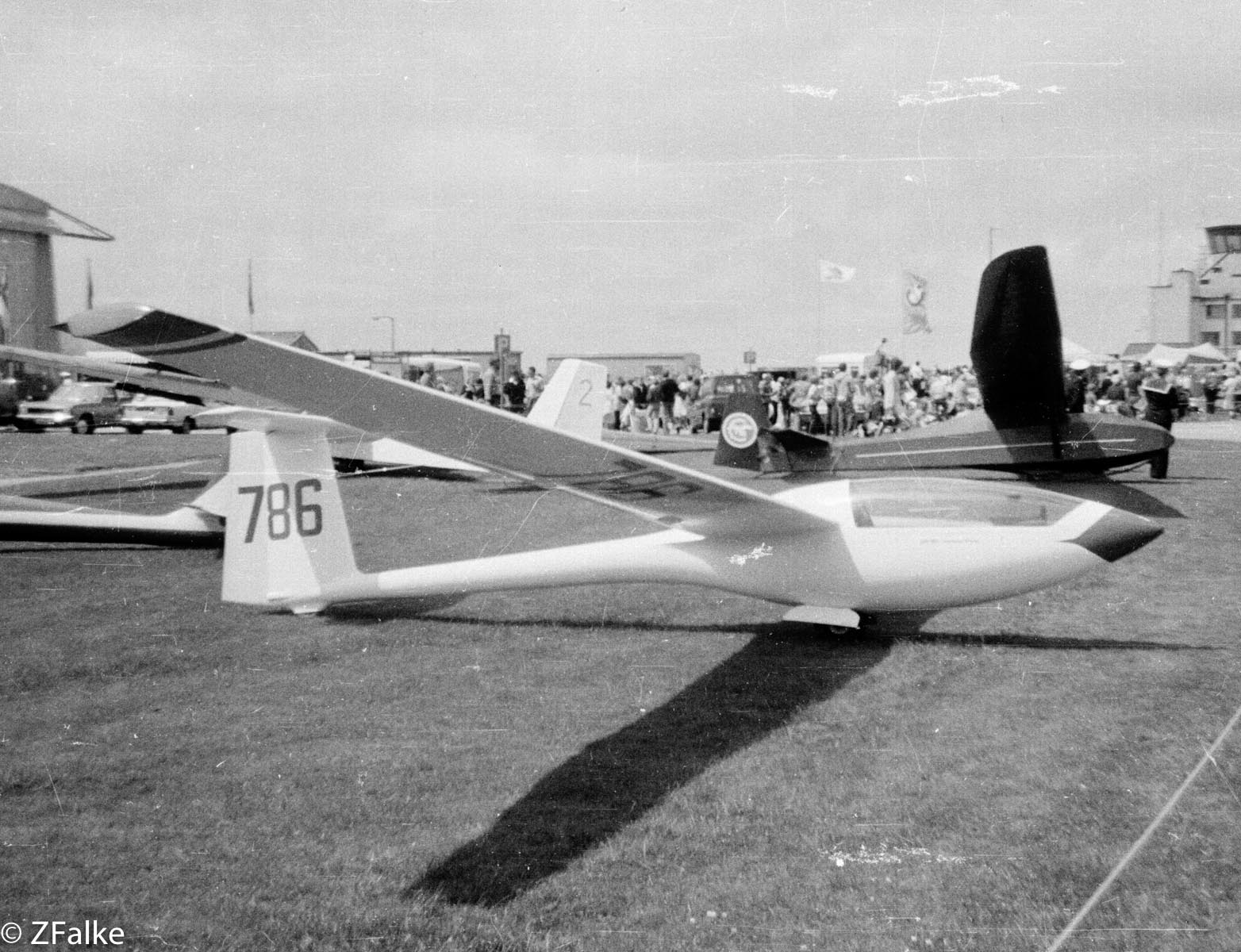 Me gustan los aviones: PIK-20 y 30