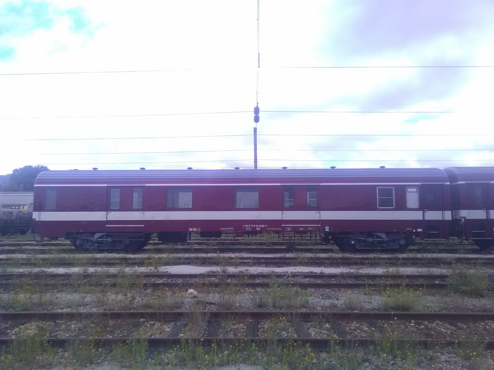 LA PASSION DU TRAIN: CMR , Ex Corail en version Capitole à Sotteville