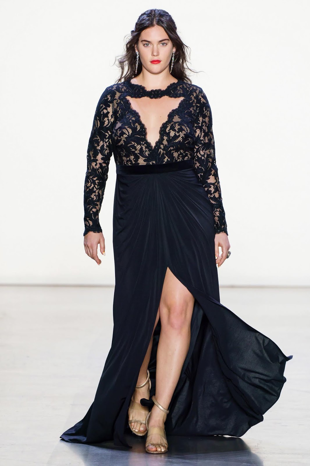 Luxe Daily: All of the Plus Looks From the Tadashi Shoji FW19 Show!