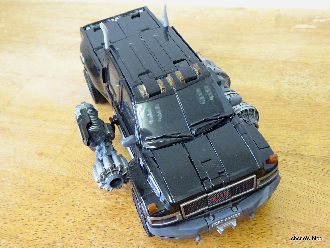 ChCse's blog: Toy Review: Transformers Masterpiece MPM-6 Ironhide