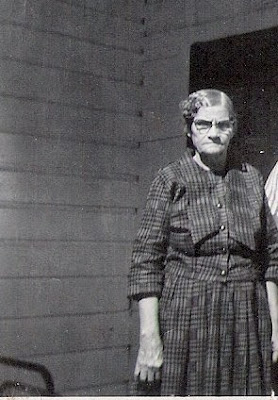 Between the Gate Posts: March 2015