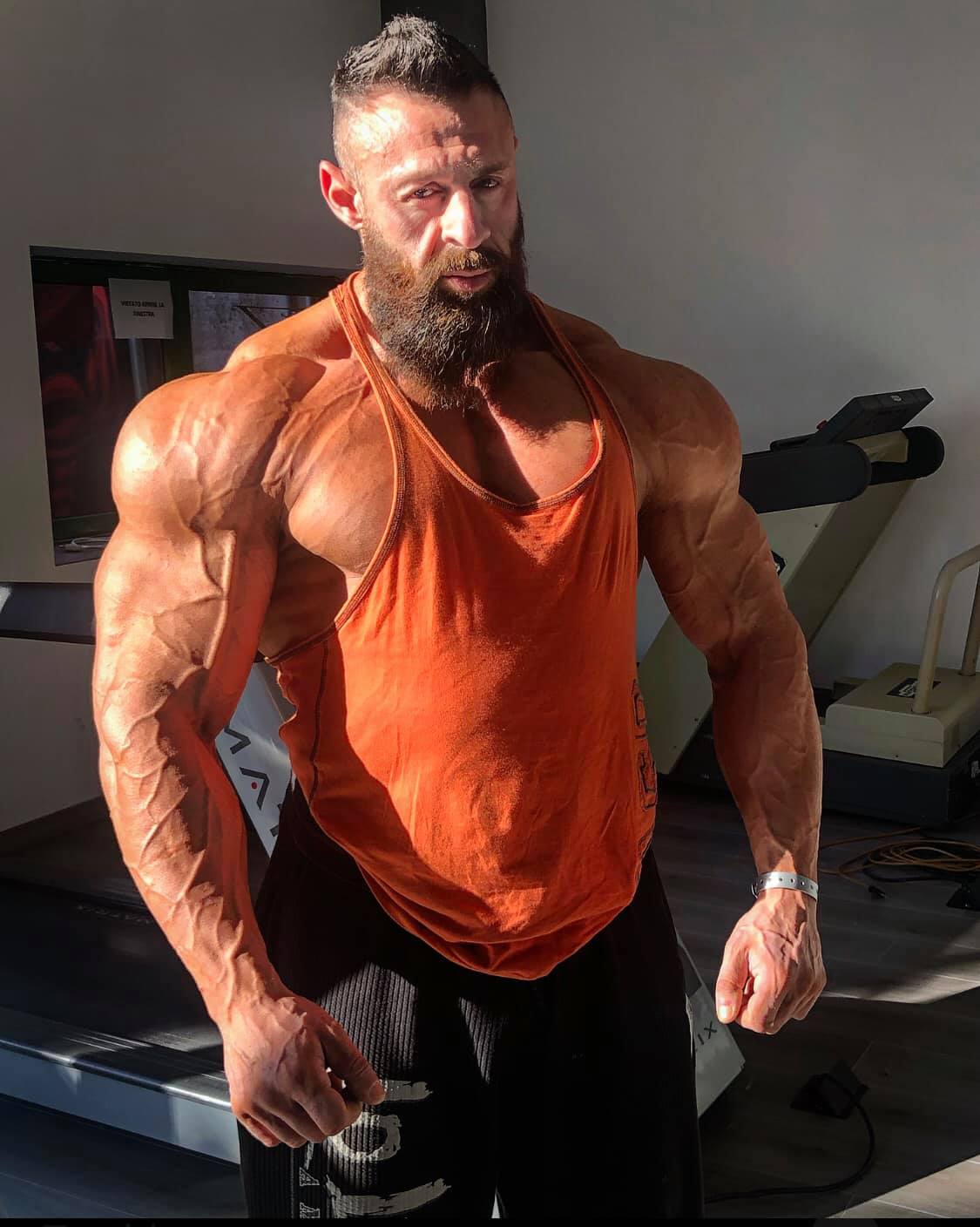 Muscle Lover: Italian bodybuilder Fabio Romagnolo (2)