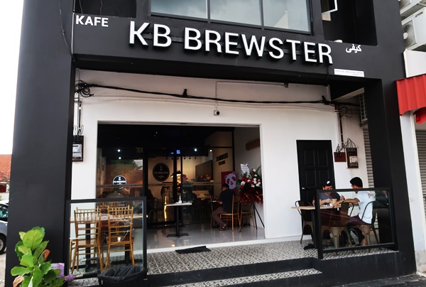 Lepak sambil makan Burnt Cheese Cake di KB Brewster Coffee Kok Lanas ...
