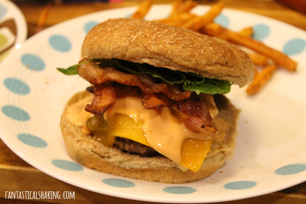 Fantastical Sharing of Recipes: Bacon Cheeseburgers with Spicy Mayo