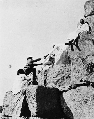 Pyramidales: Selon Walter Scott Perry (XIXe s.), les pyramides ...