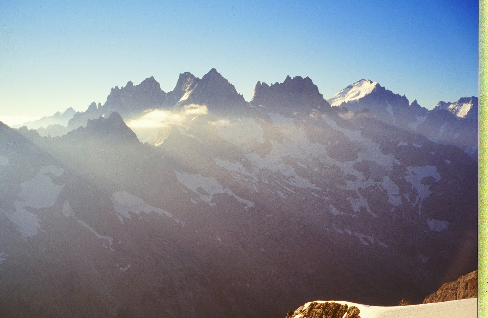 El sueño de la ruta del lobo: Le Rateau Est (3800 m) vía normal arista ...