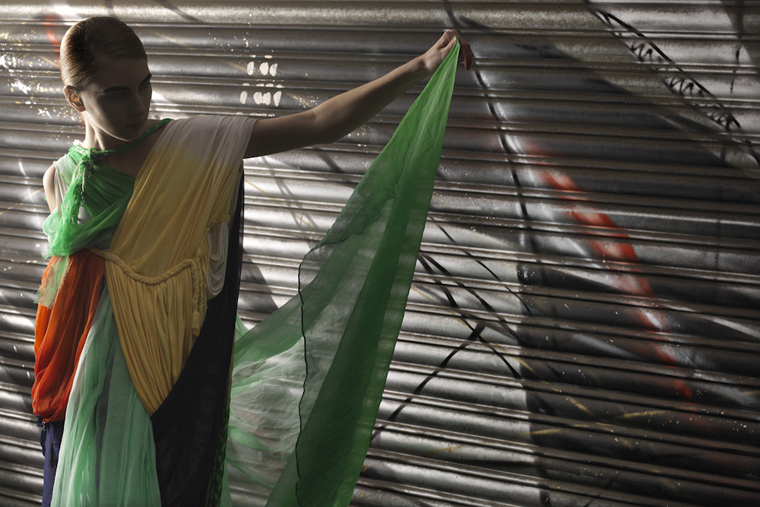 Rebecca Key sul set con il suo kit Bowens - Bowensitalia